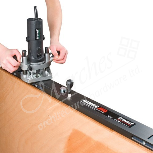 T4EK - 850W 1/4" variable speed router 230V c/w kitbox - Trend Products ...