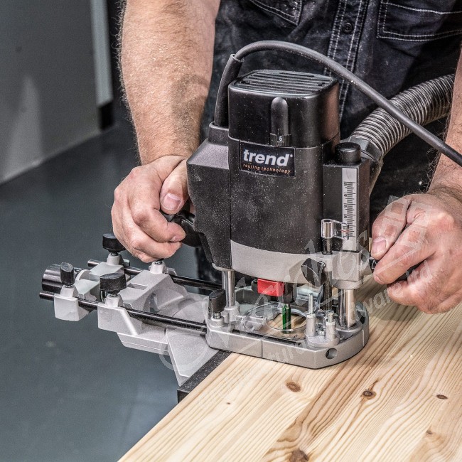 T5EB/MK2 Router ¼" Variable Speed 240V / 1000W - Straight Cutters ...