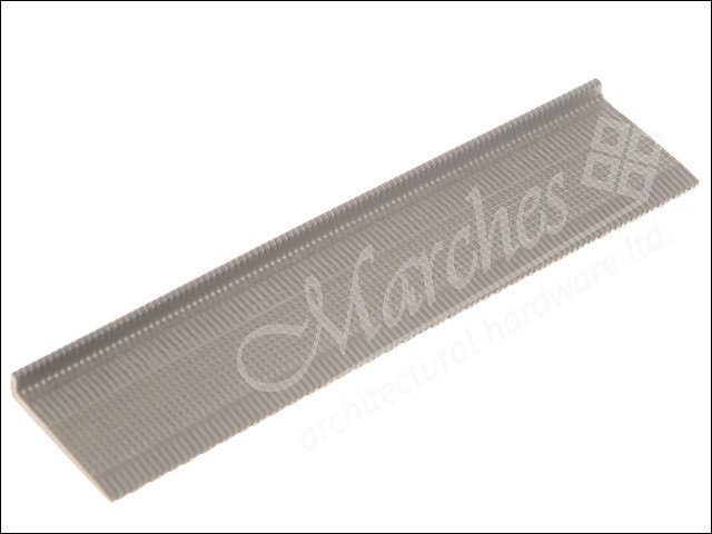 FLN-150 38mm Flooring Cleat Nails 1000 - Marches Architectural Ironmongery
